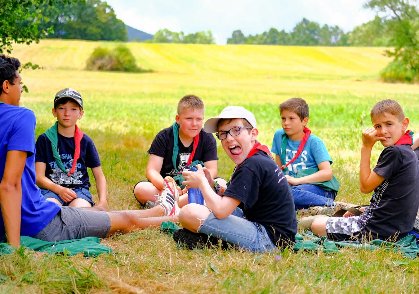 Louveteaux : de 8 à 12 ans - Unité Saint Charles Mons (HD002)